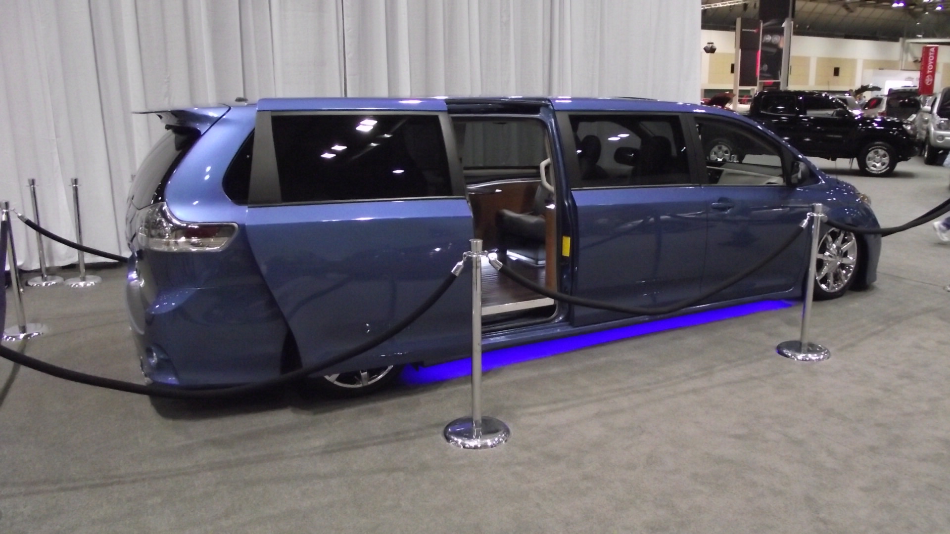 La «Swagger Wagon», una Sienna muy tuneada. | ALSRAC Productions